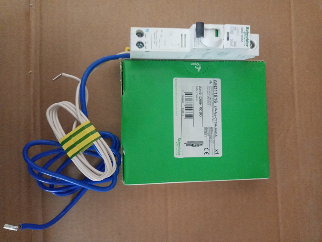 A9D11816 iC60H – earth leakage circuit breaker – 1P + N – C curve – 16 A – 30 mA – 240 V ...