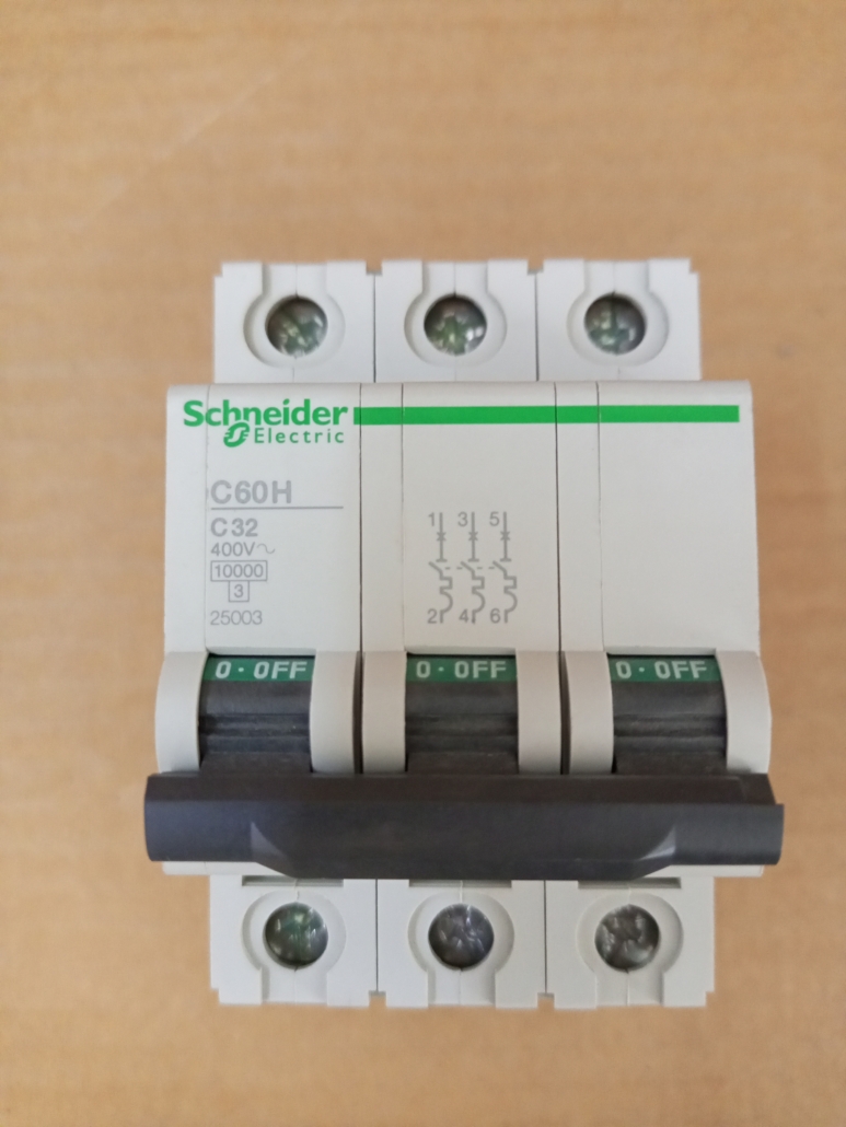 RR1212 Schneider C60H C32 MCB C60H 3P 32A 10KA, Circuit Breaker ...