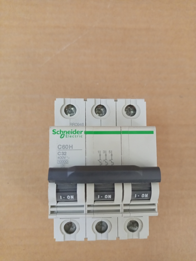 RR0946 Schneider C60H C32 MCB 32A 3P 10KA, Circuit Breaker - Panels and ...