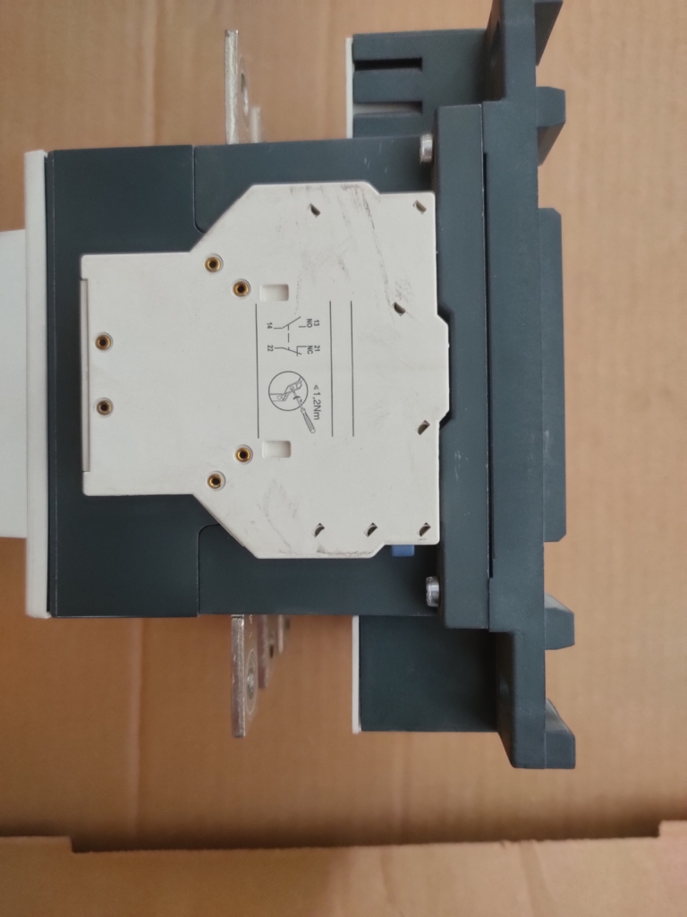 LC1D150M7 Schneider Contactor, TeSys Deca, 3P(3NO), AC-3/AC-3e,