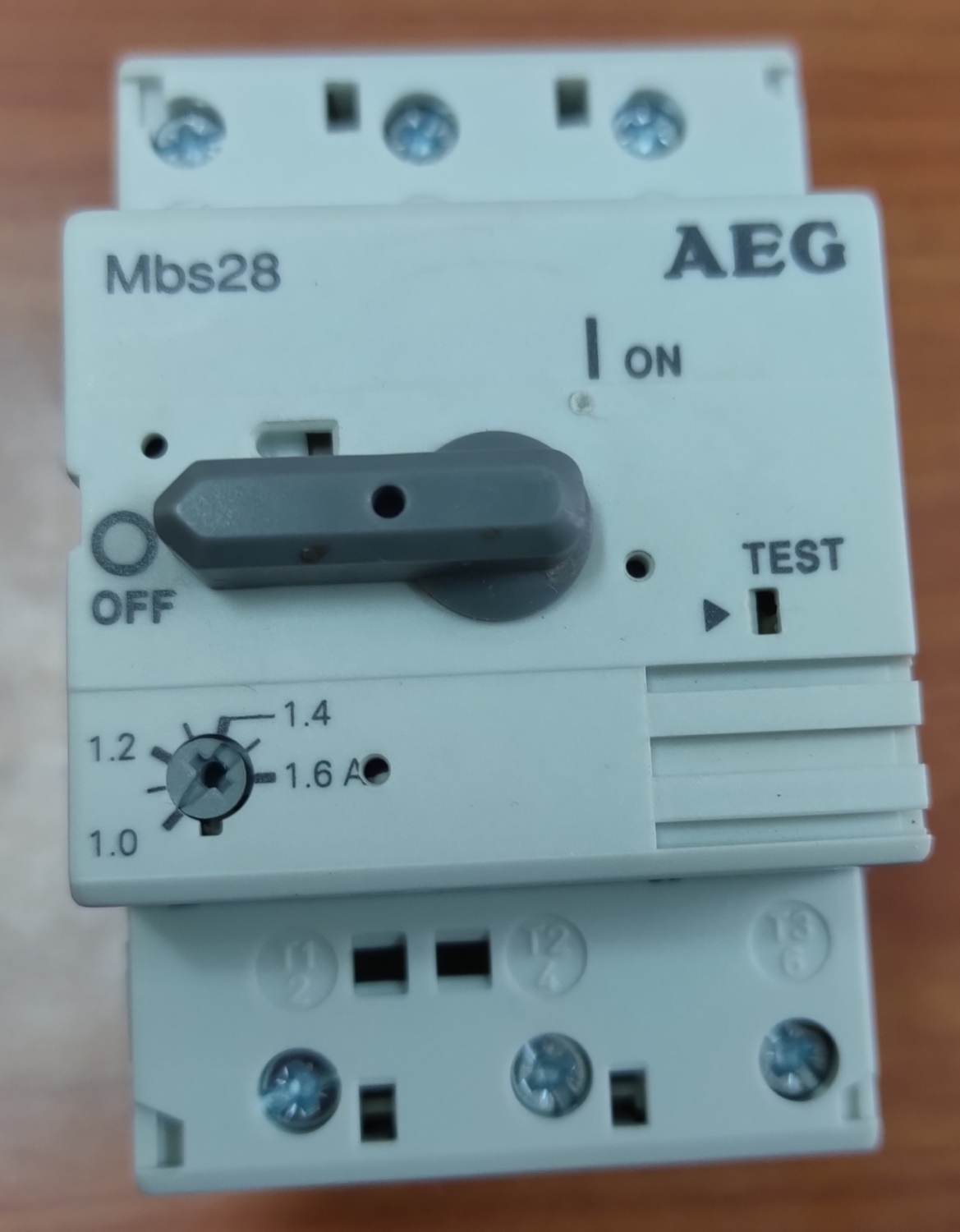 901-204-205-00 AEG Mbs28 Circuit Breaker 1-1.6A 3-pole - Panels and ...