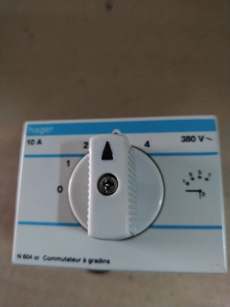 N604 Hager 4 Position Selector Switch 380V Panel Mounted - Panels and ...
