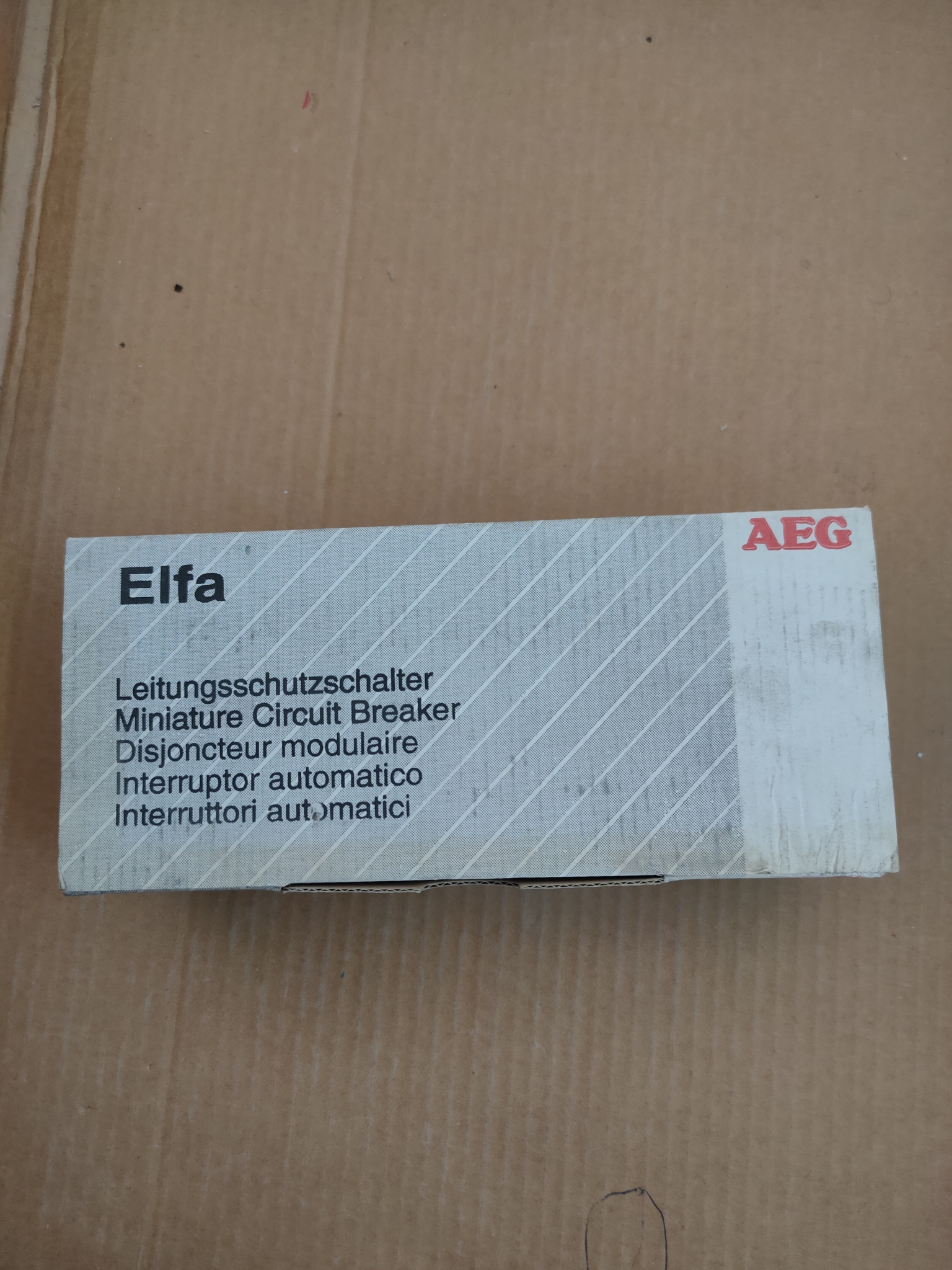 837-810-630-000 AEG Elfa E90S E91SC16 16A 10kA 1-pole Circuit Breaker ...