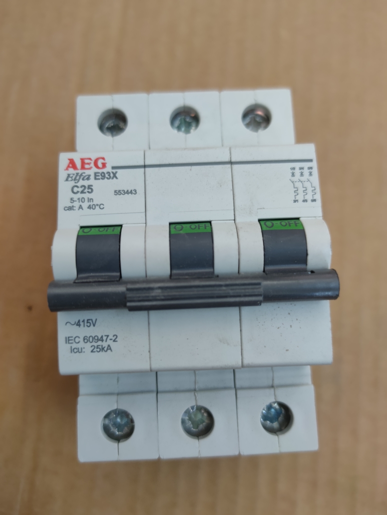 553443 AEG Elfa E93XC25 25A 25kA 3-pole Circuit Breaker - Panels and ...