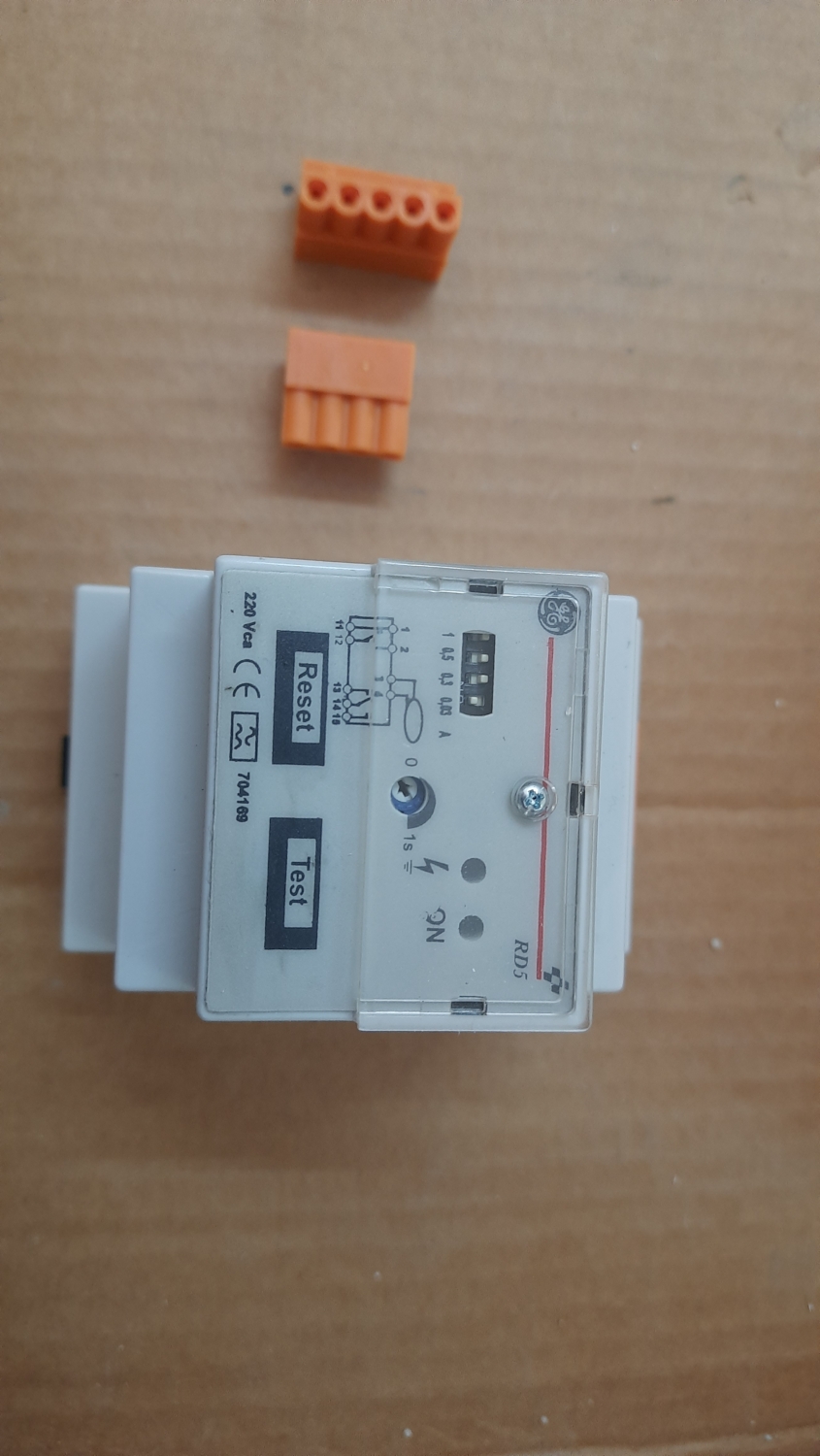 RD5 GE Relay Earth Fault Ref.704169 220VAC - Panels and Parts Shopping