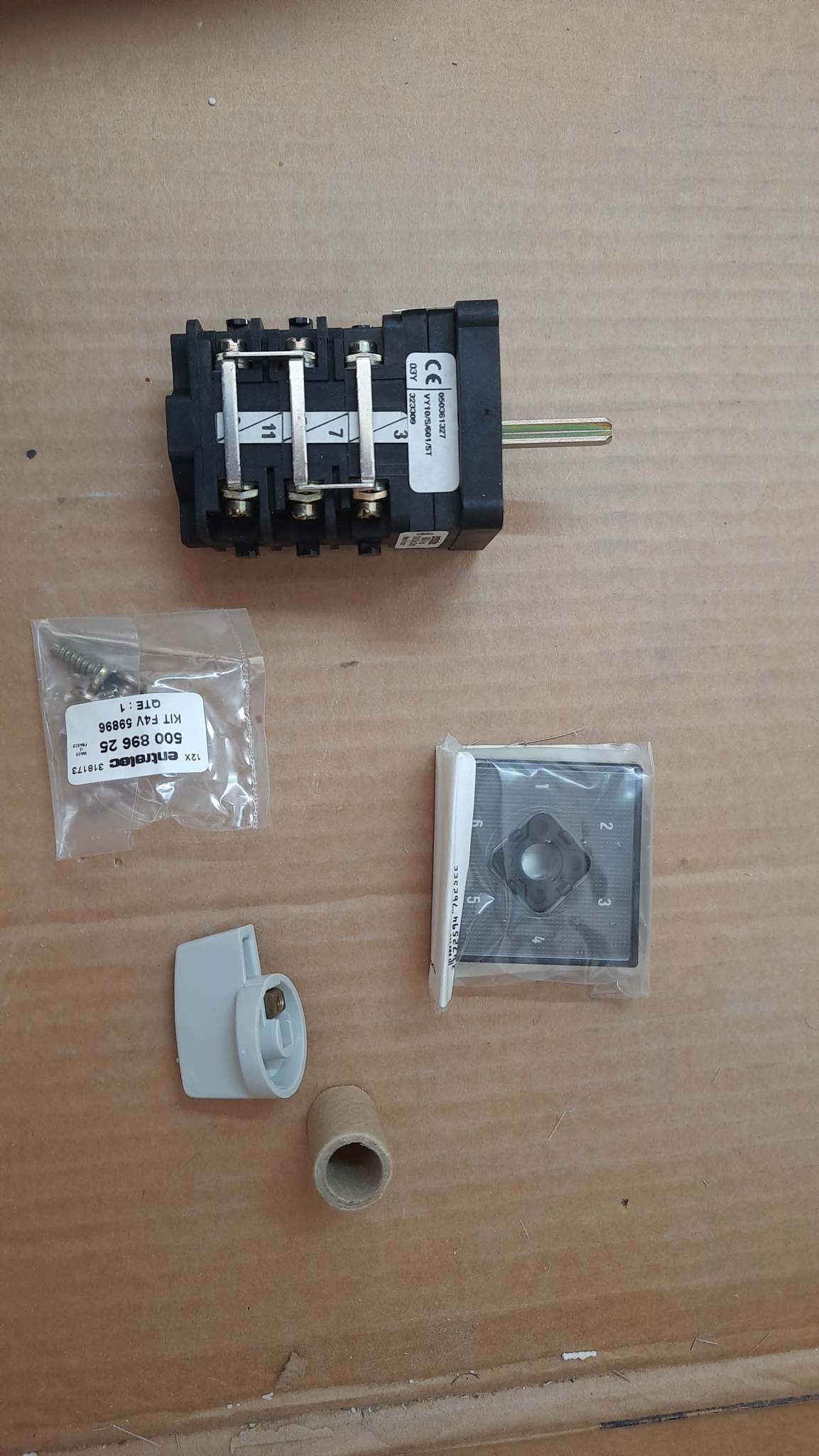 VY10/S/601/ST Entrelec Cam Switch - Panels and Parts Shopping