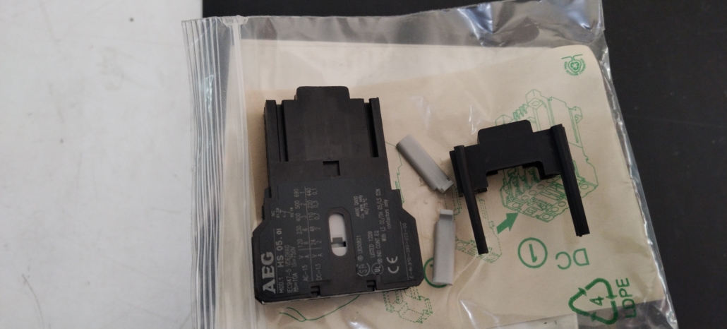 910-393-022-00 AEG HS05.01 Auxiliary Contact Block ,209456 - Panels and Parts Shopping