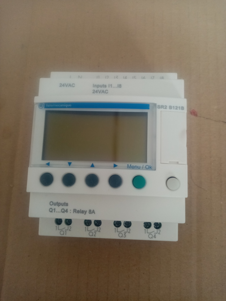 SR2B121B Schneider compact smart relay Zelio Logic – 12 I O – 24 V AC ...