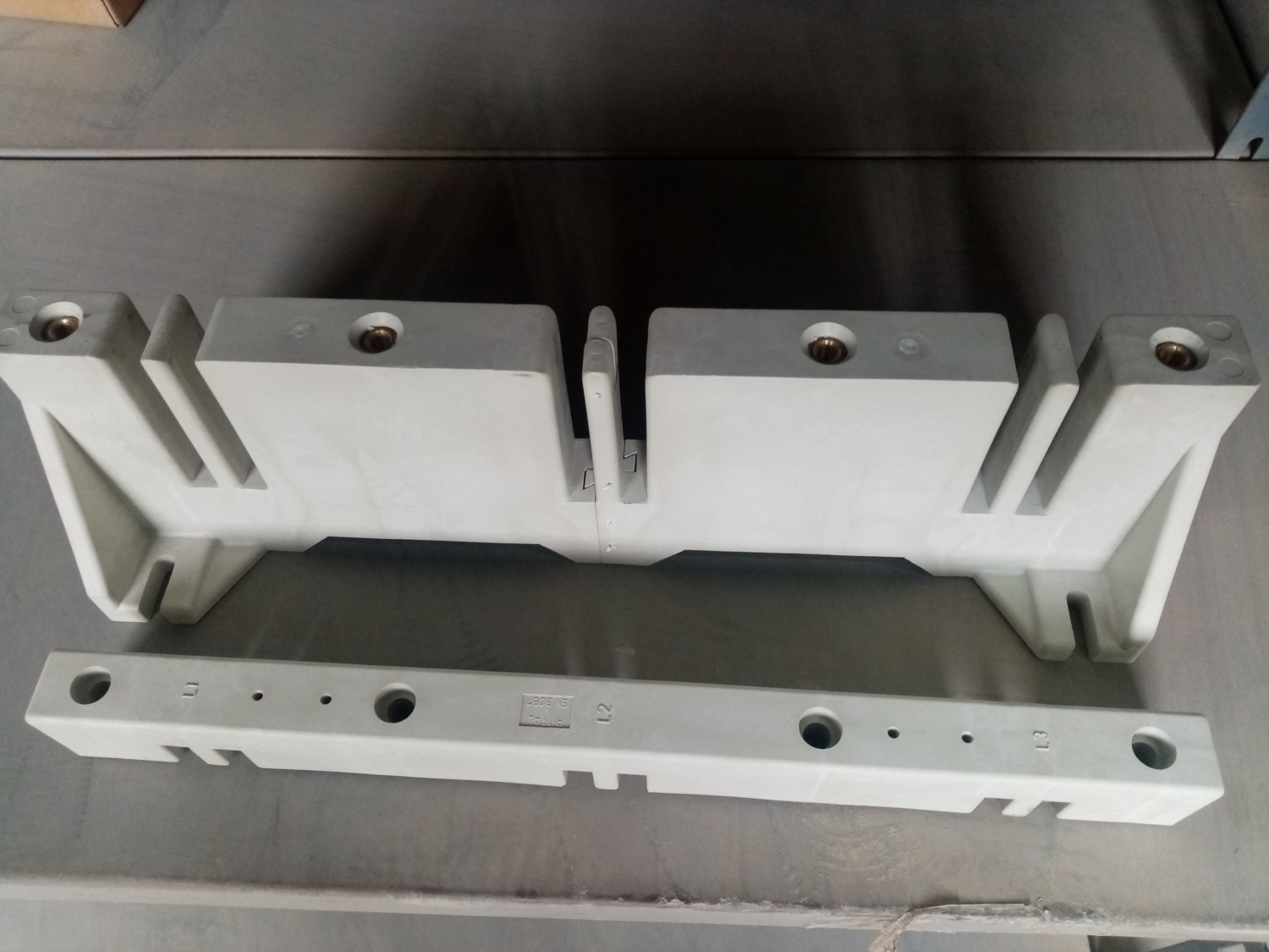 SV3057 RITTAL Busbar Support up to 2x100x10mm Busbar (2pcs) - Panels ...