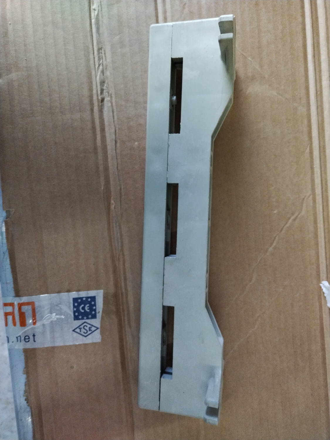 SV3073.000 RITTAL 4pcs SV Busbar support, 3-pole, 100 mm bar centre ...