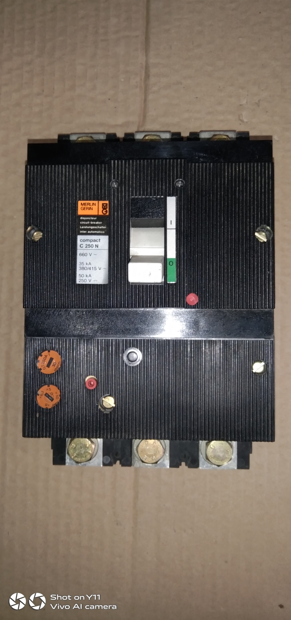 C250N Merlin Gerin 250A Compact Circuit Breaker 660V 35kA 380/415V ...