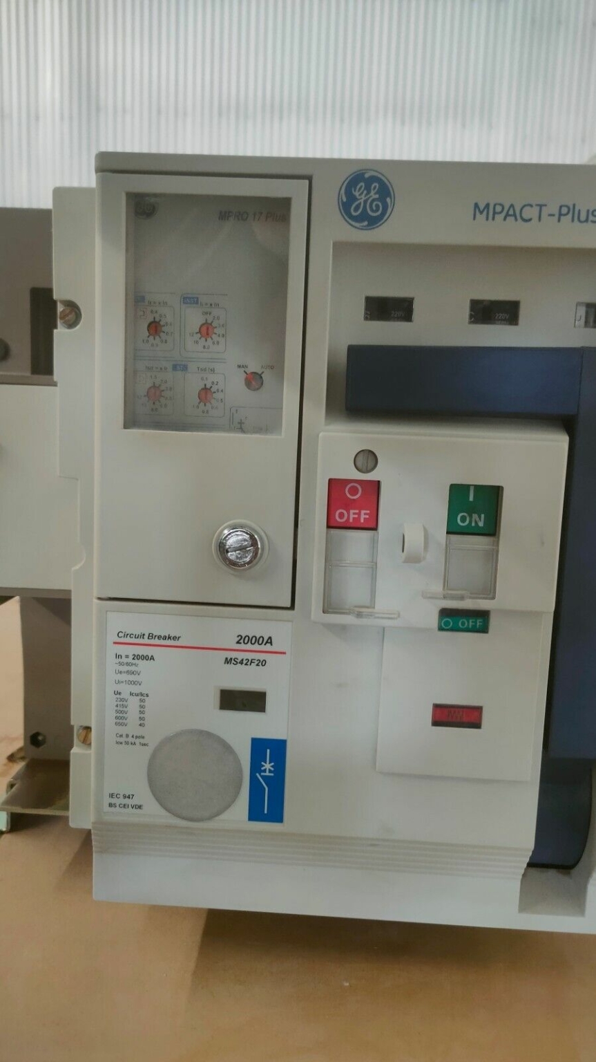 M-PACT GE 2000A 4P 50KA with (ST,CC,UV,Motor) 220-250V Air Circuit ...