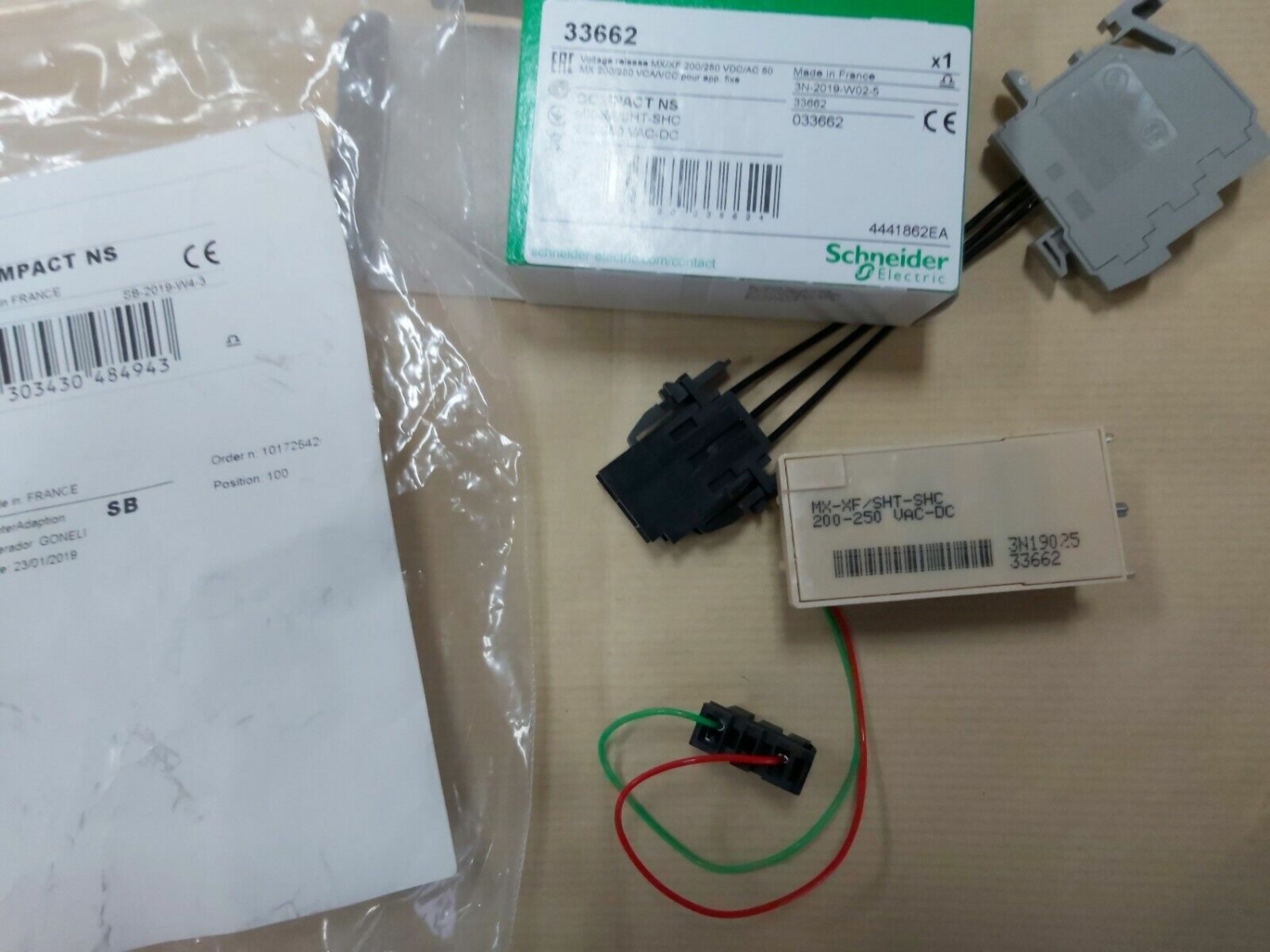 33662 Schneider Standard opening voltage release MX, ComPacT NS630b ...