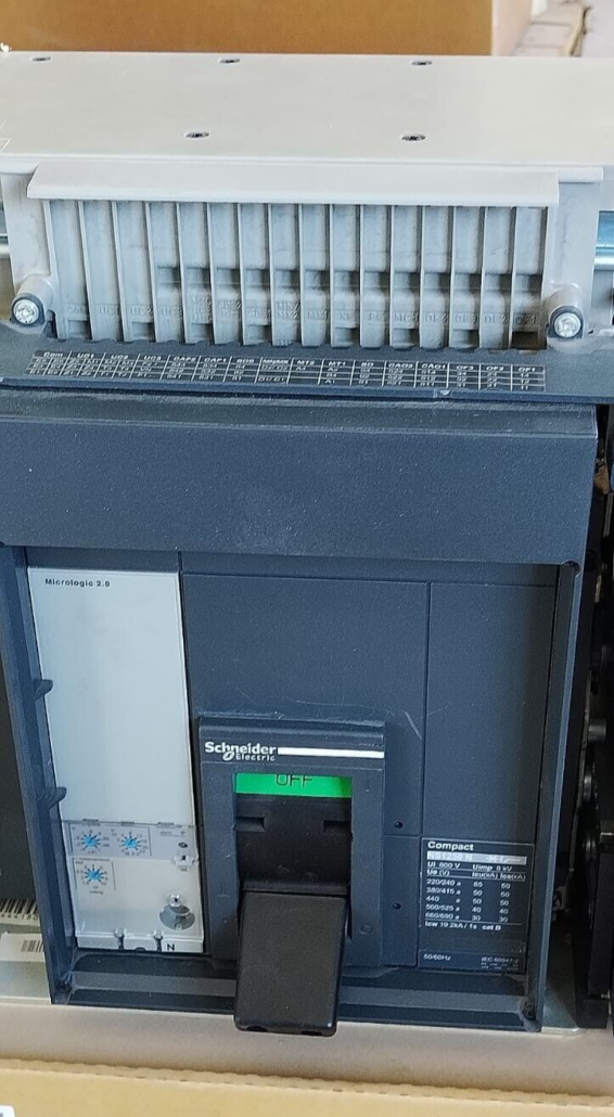 NS1250N Schneider Electric 1250A 4P 50KA Drawout Breaker - Panels and ...