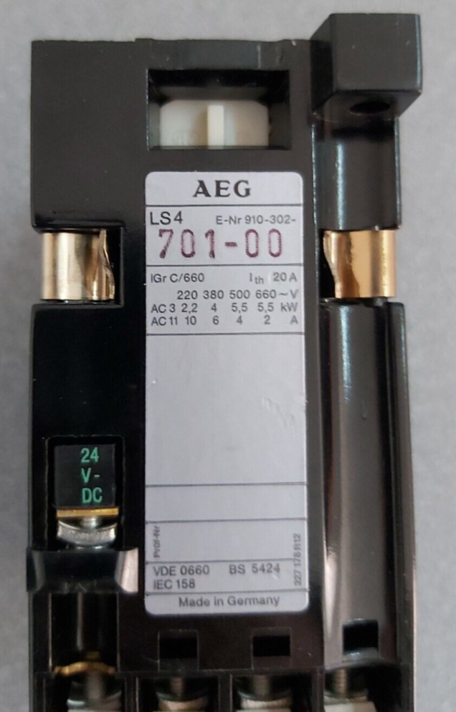 LS4.10 AEG Contactor 4KW 24VDC Coil 3P 1NO 910-302-701-00 - Panels and Parts Shopping
