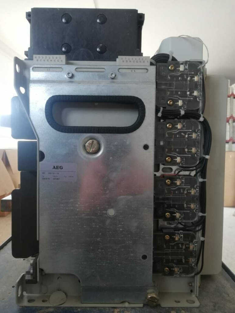 ME 1007 S1/IV AEG ME07 Air Circuit Breaker 1000A 4 Pole 50kA - Panels ...